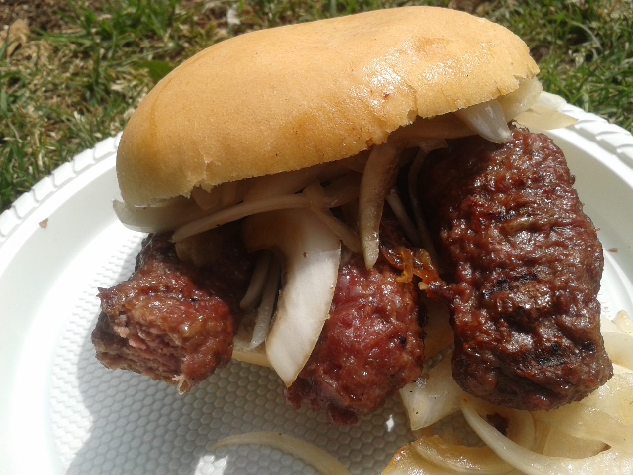 Bazar de las Damas Diplomáticas 2013: con pan – Sánguches